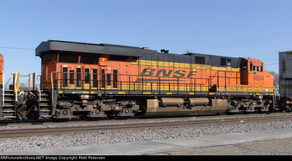 BNSF 6604